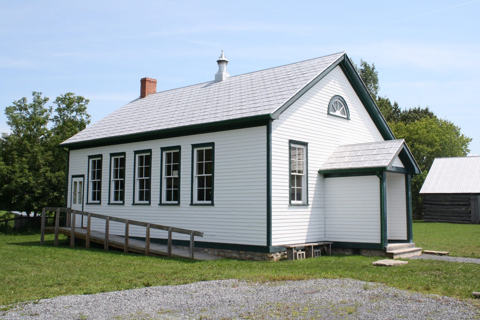 A virtual tour of a one-room schoolhouse - Glengarry Pioneer Museum